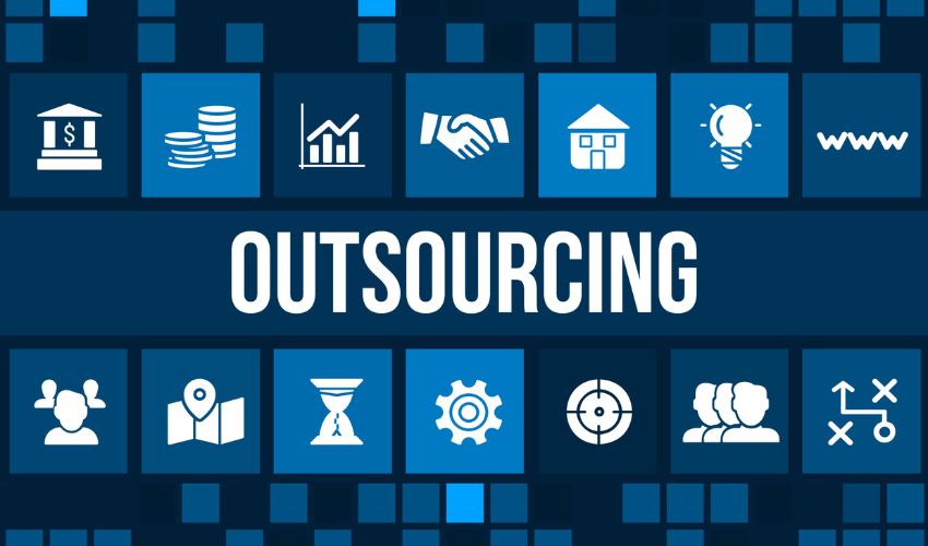 Advantages of Outsourcing Managed IT Services for Mid-Sized Businesses
